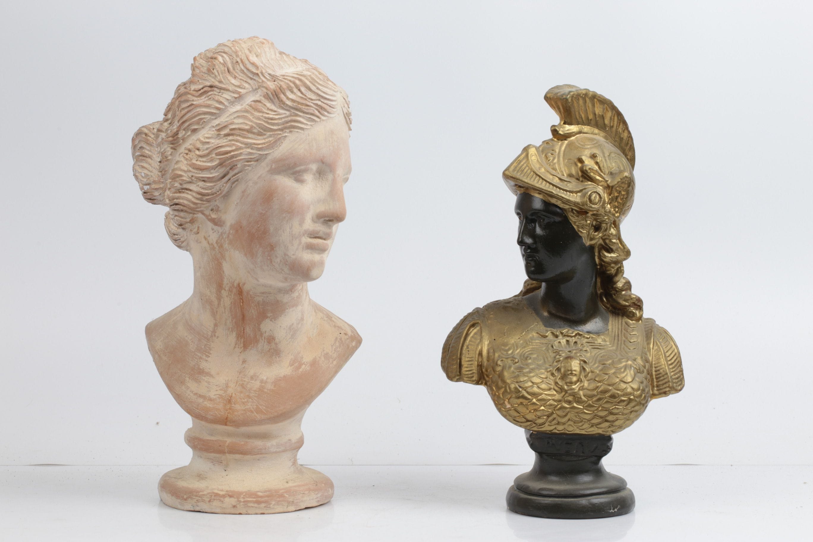 SKULPTURER, 2 st, gips bl.a. "Minerva" | Barnebys