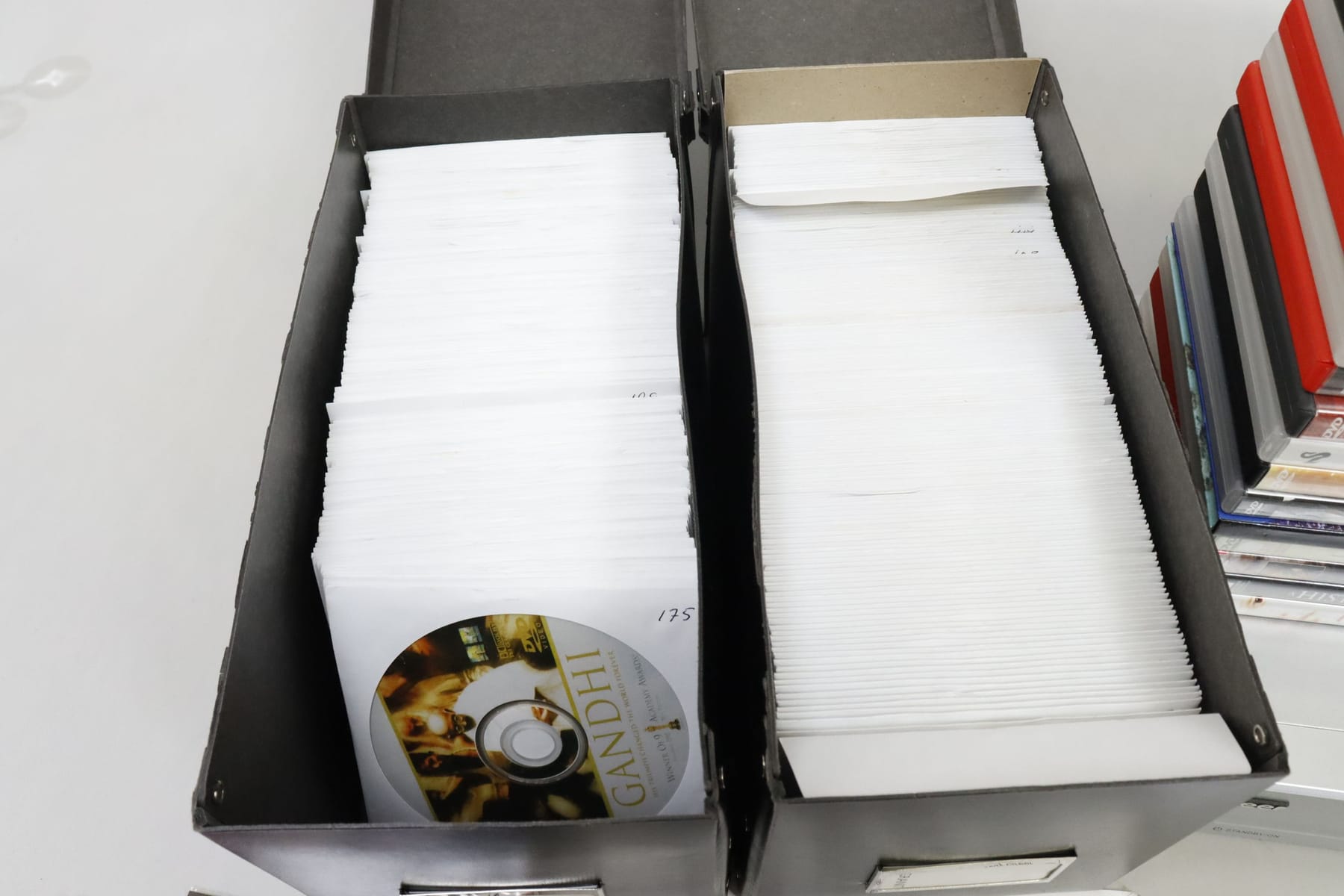 DVD-spelare samt stor samling DVD-filmer… | Auktion.se