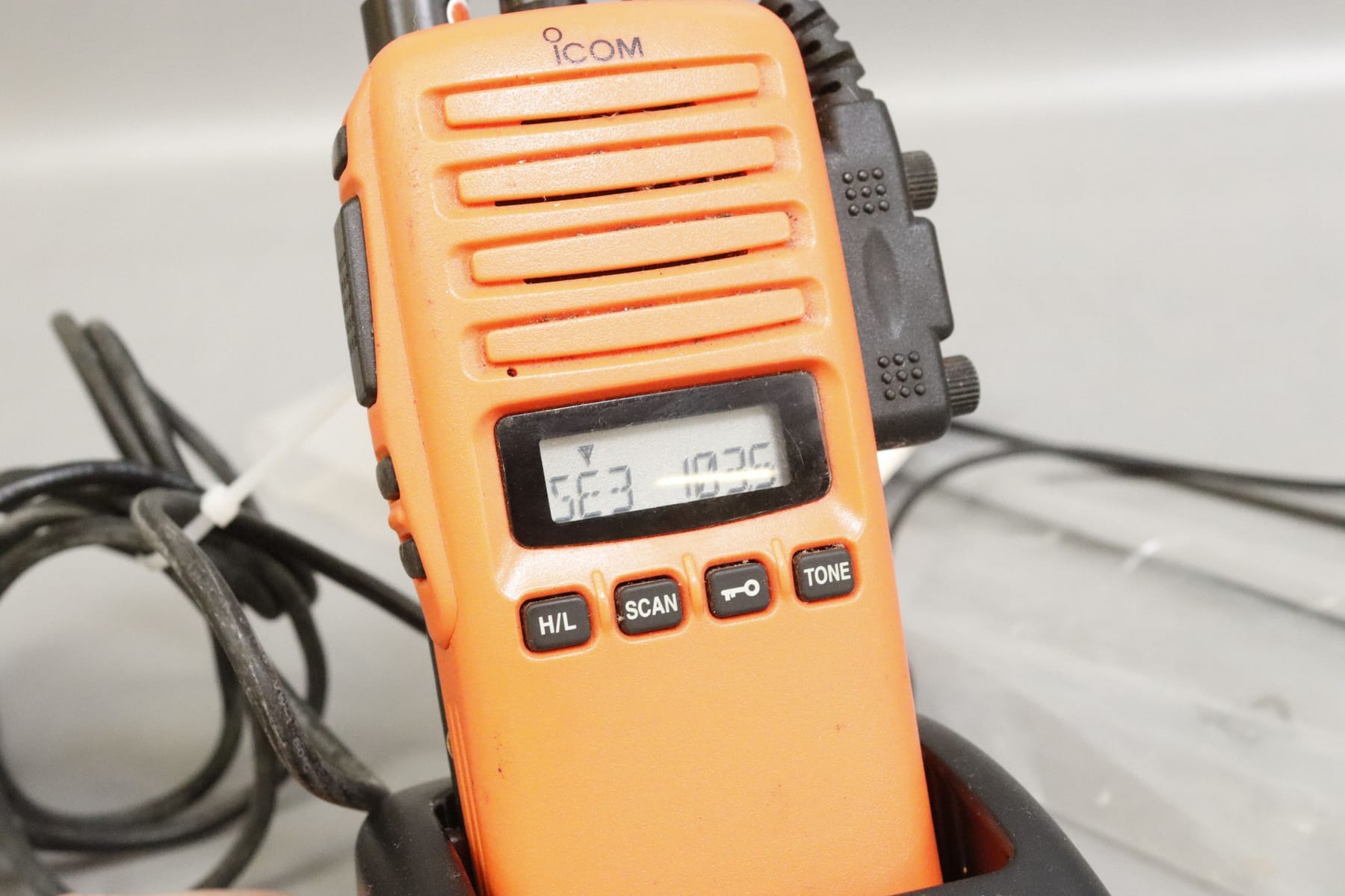 Jaktradio, Icom BC-160, med 2 batterier,… | Auktion.se