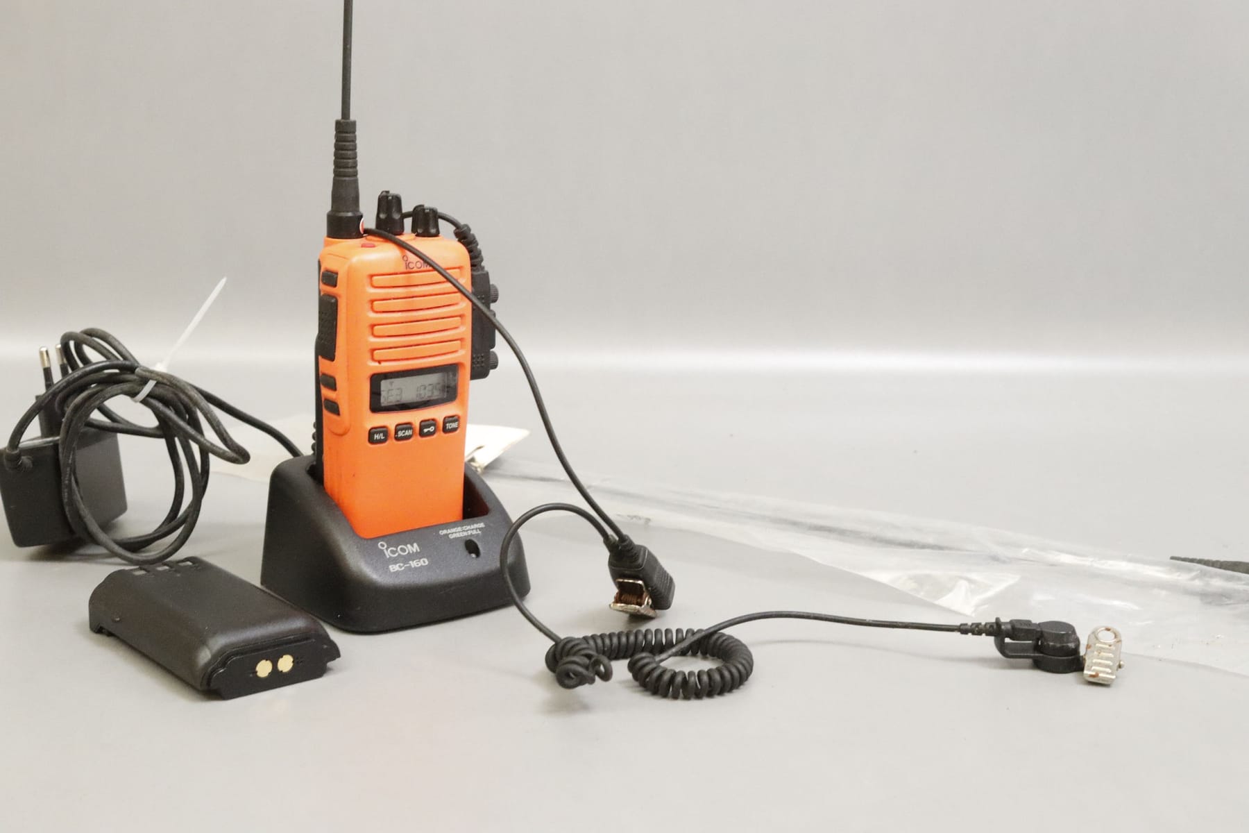 Jaktradio, Icom BC-160, med 2 batterier,… | Auktion.se