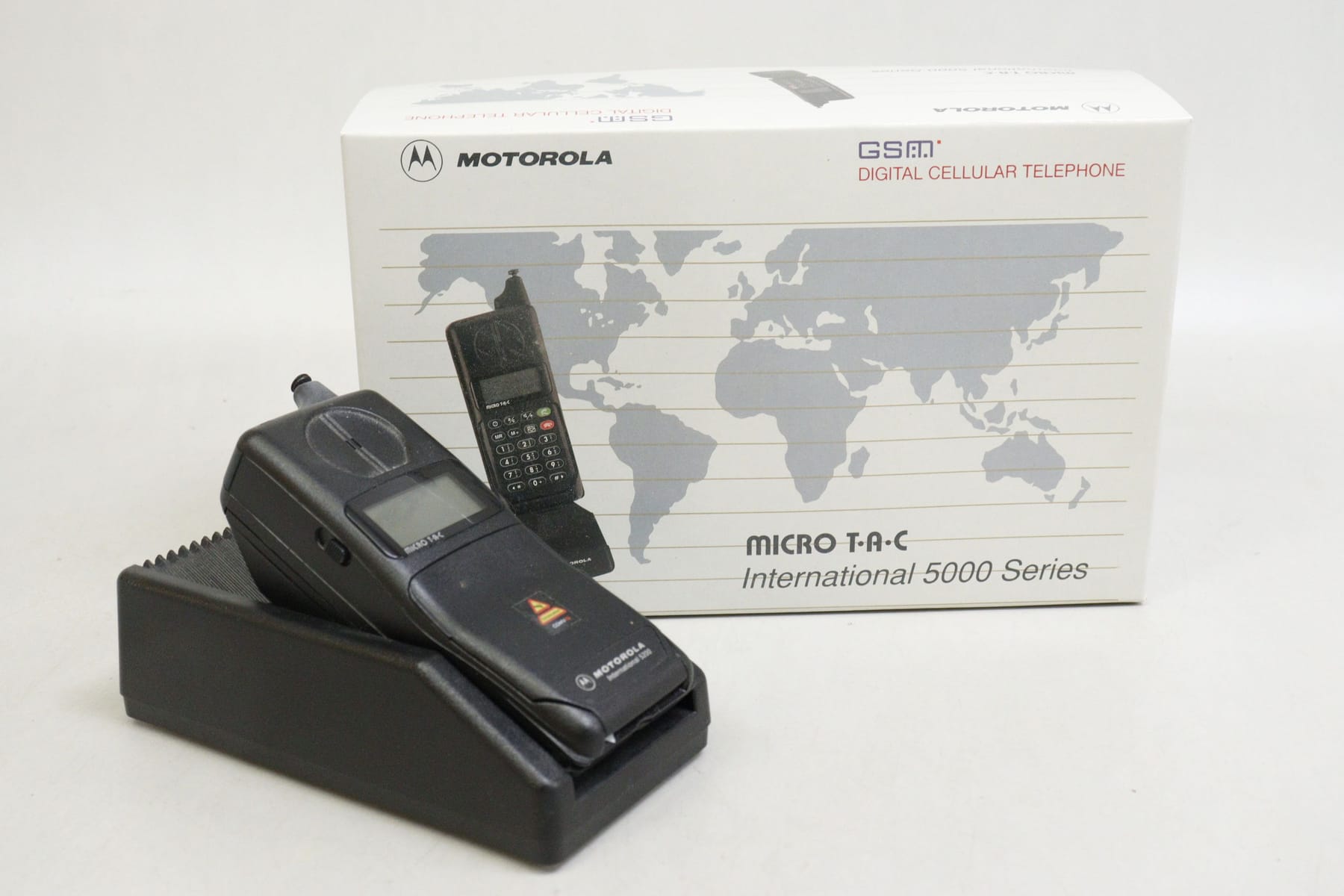 Äldre mobiltelefon, Motorola Internatio… | Auktion.se