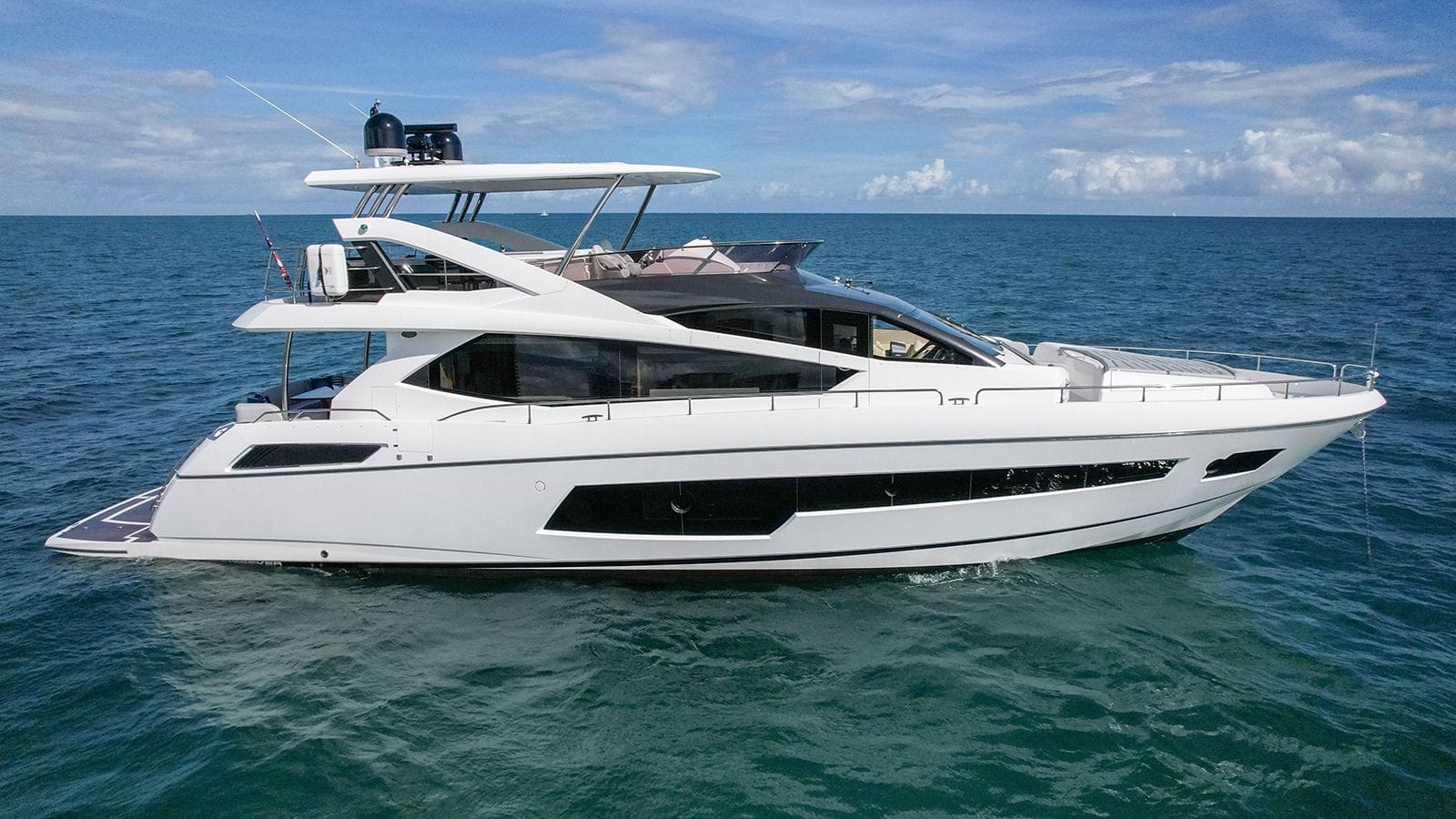 70 foot Luxury Yachts For Sale - IYC