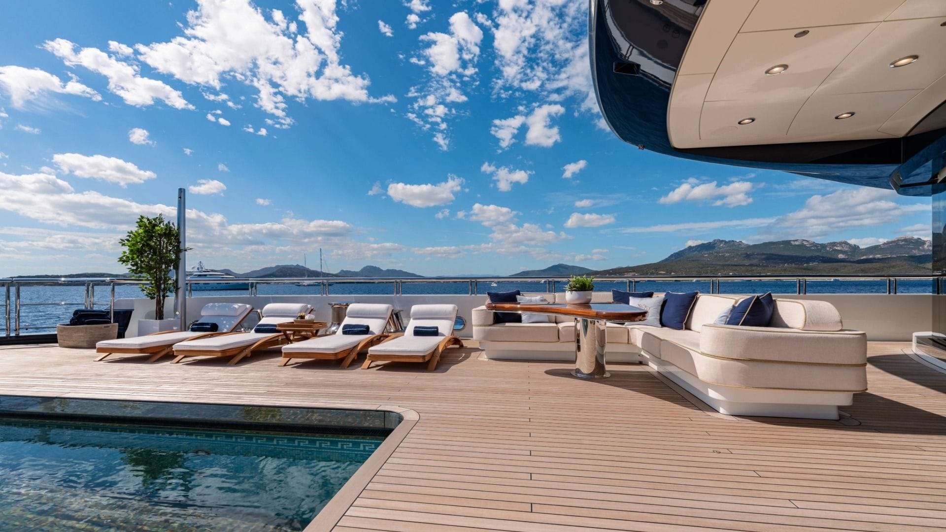 Want To Cross The Atlantic? The Legendary BLACK PEARL Is Available For ...