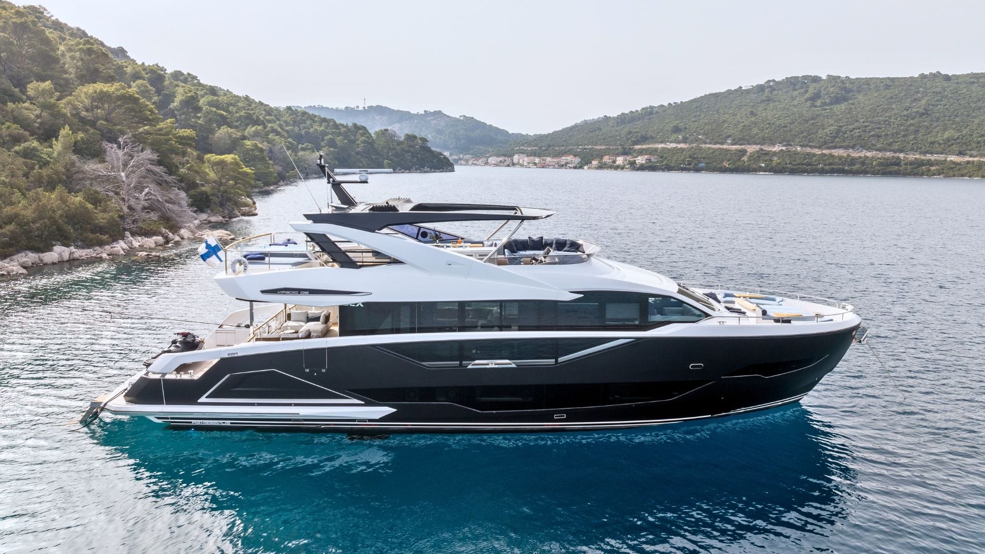 80 foot Luxury Yachts For Sale - IYC