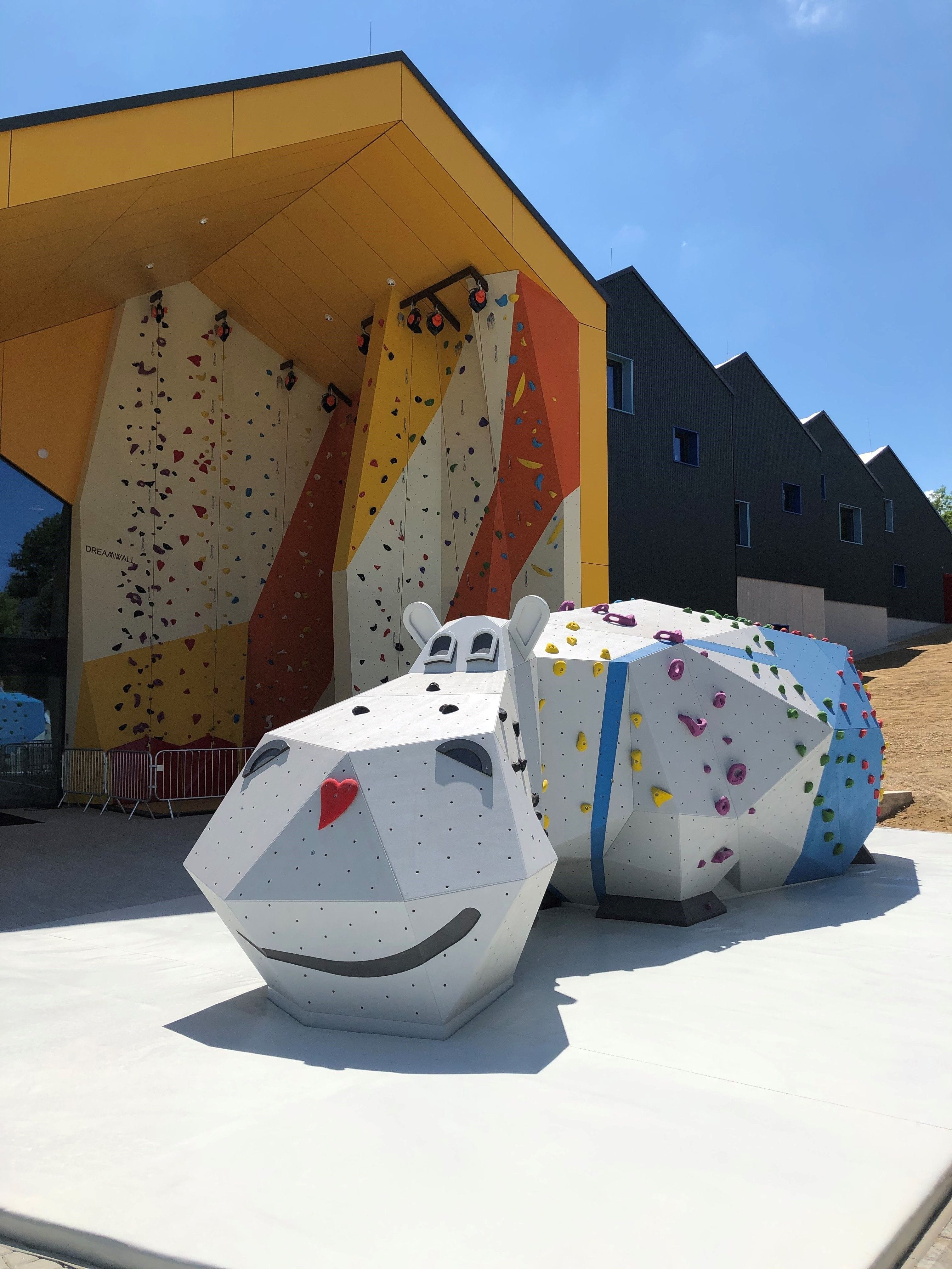 Climbing & Boulder Walls – Interactive & Kids | Playlife