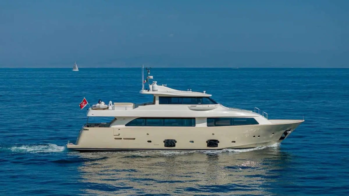 EOLIA Yacht for Charter - IYC