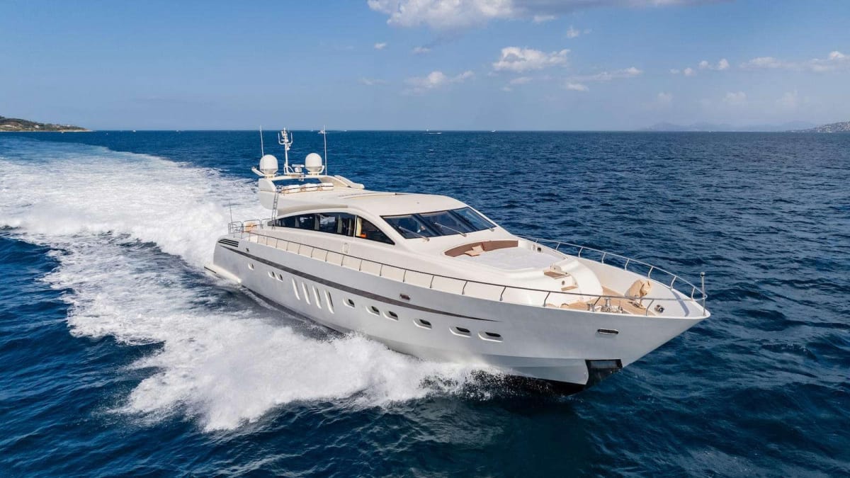 ECLAT Yacht for Charter - IYC