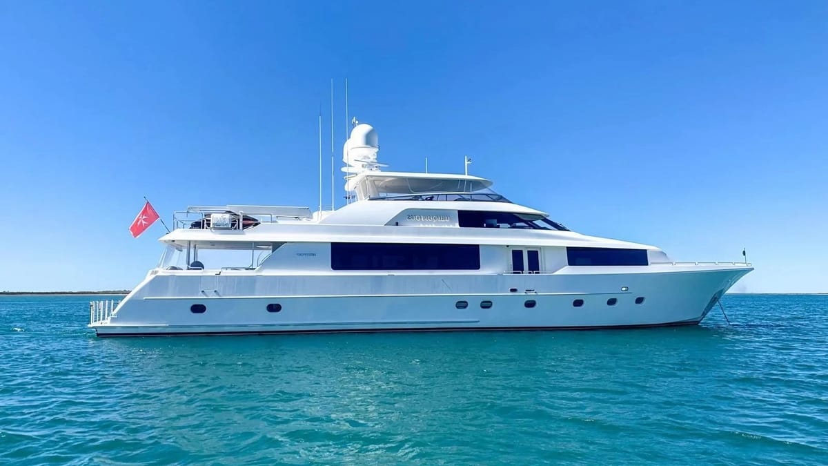 SIMPLICITY Yacht for Sale - IYC