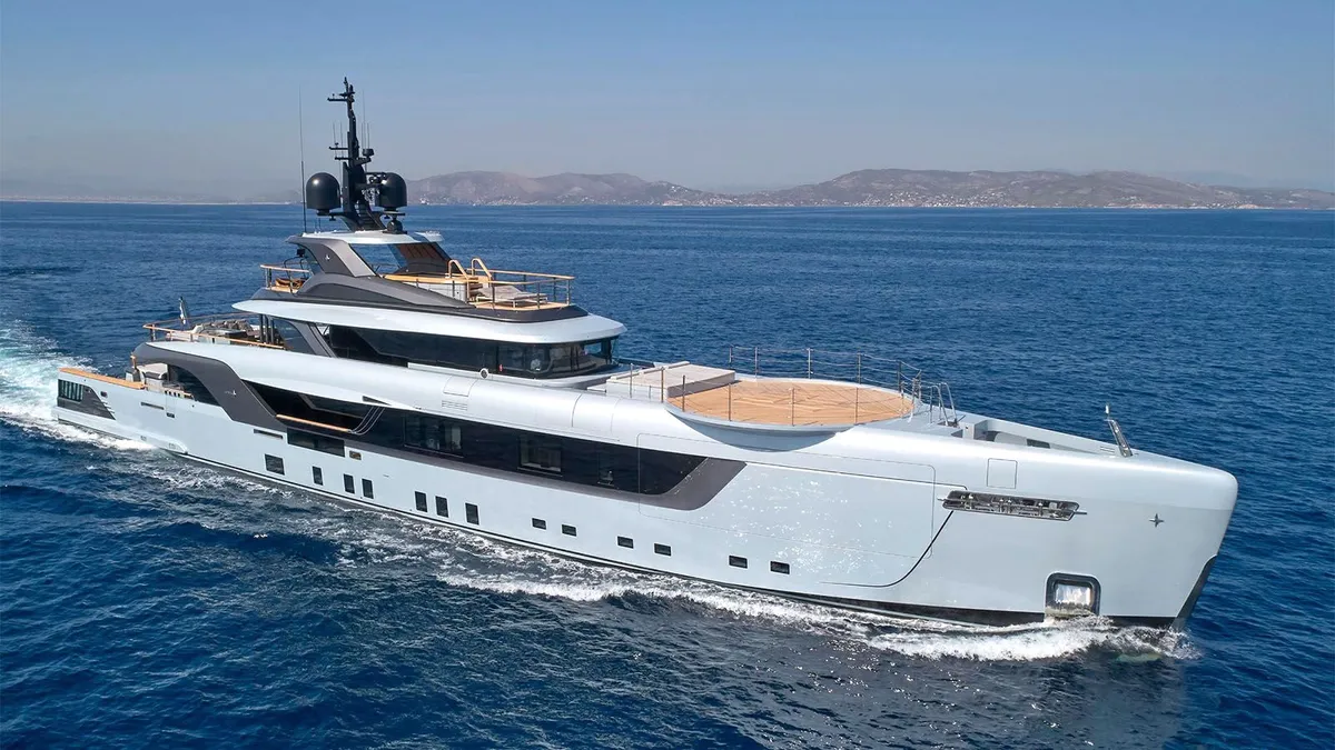 Geco Yacht for Charter - IYC