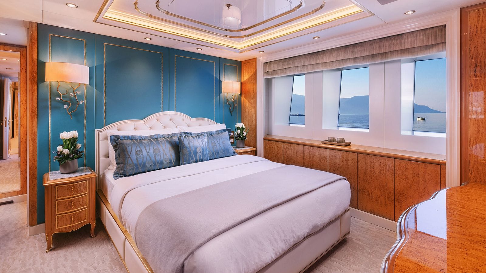 AELIA Yacht for Charter - IYC