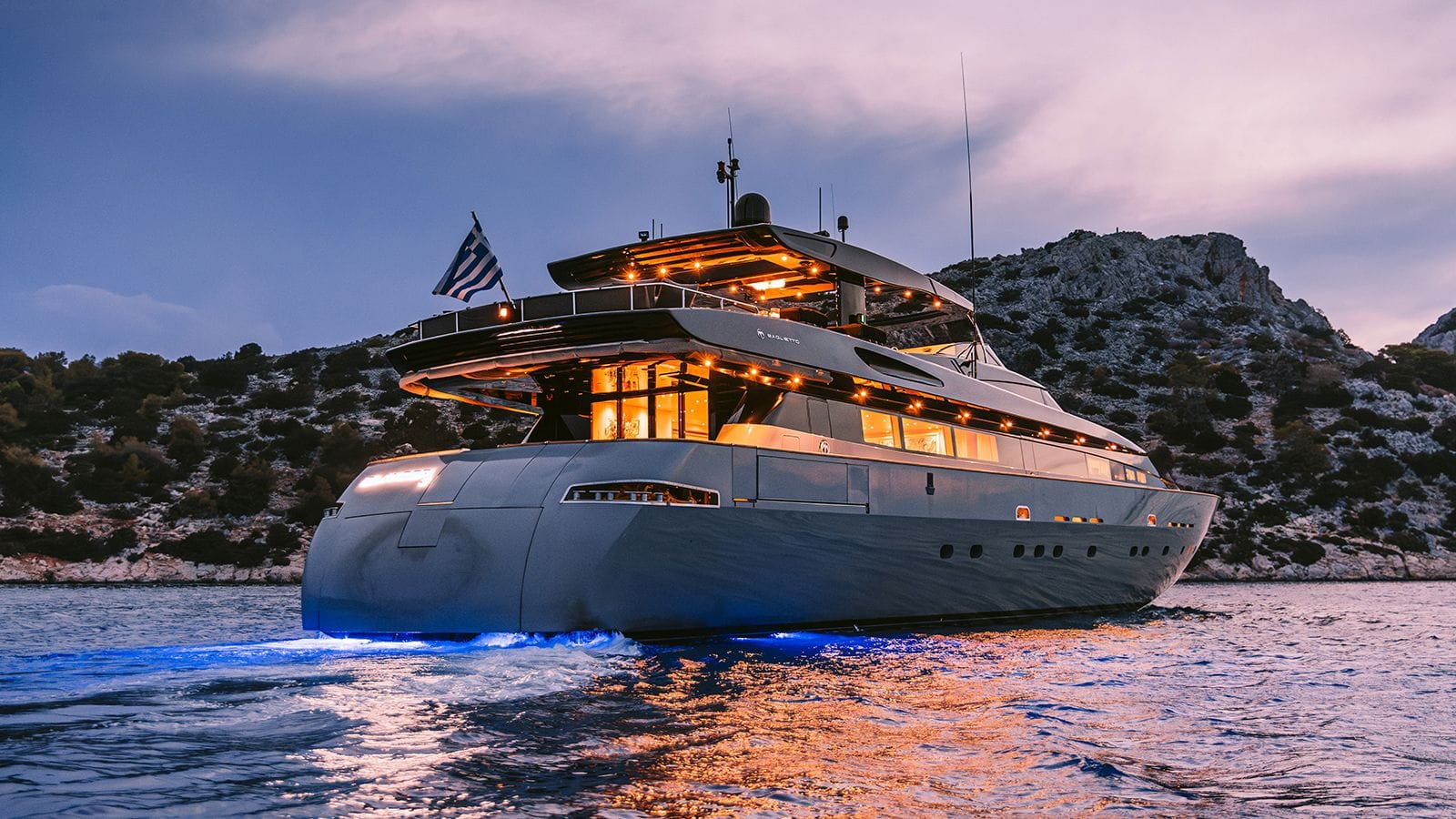 ISLANDER II Yacht for Charter - IYC