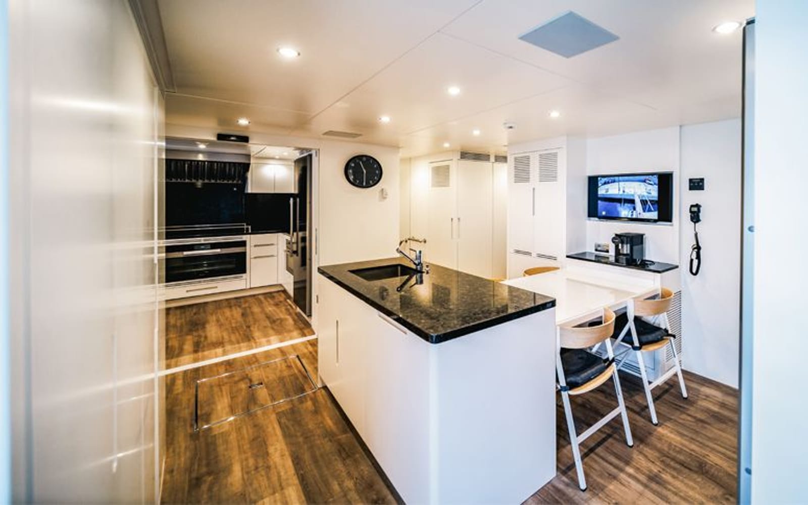 EXINITY Yacht for Sale - IYC