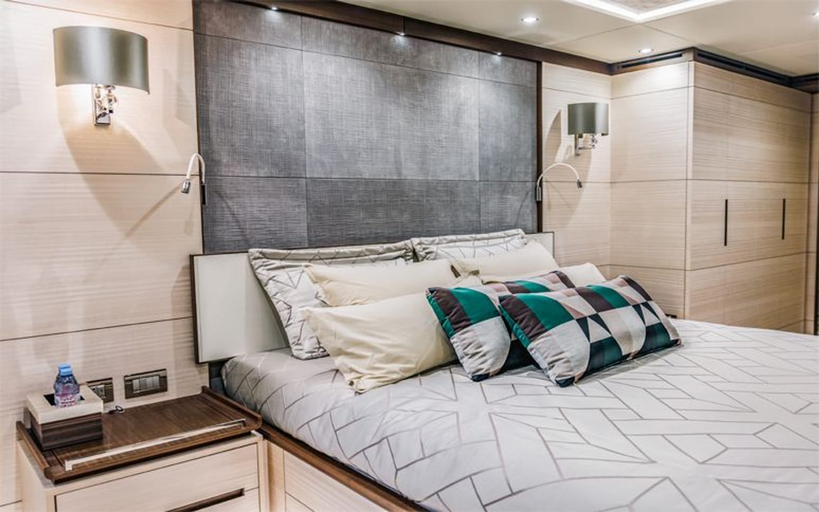 EXINITY Yacht for Sale - IYC