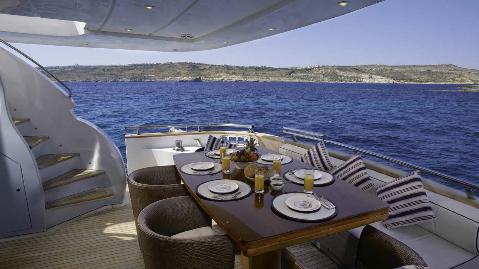 MEME Yacht for Charter - IYC