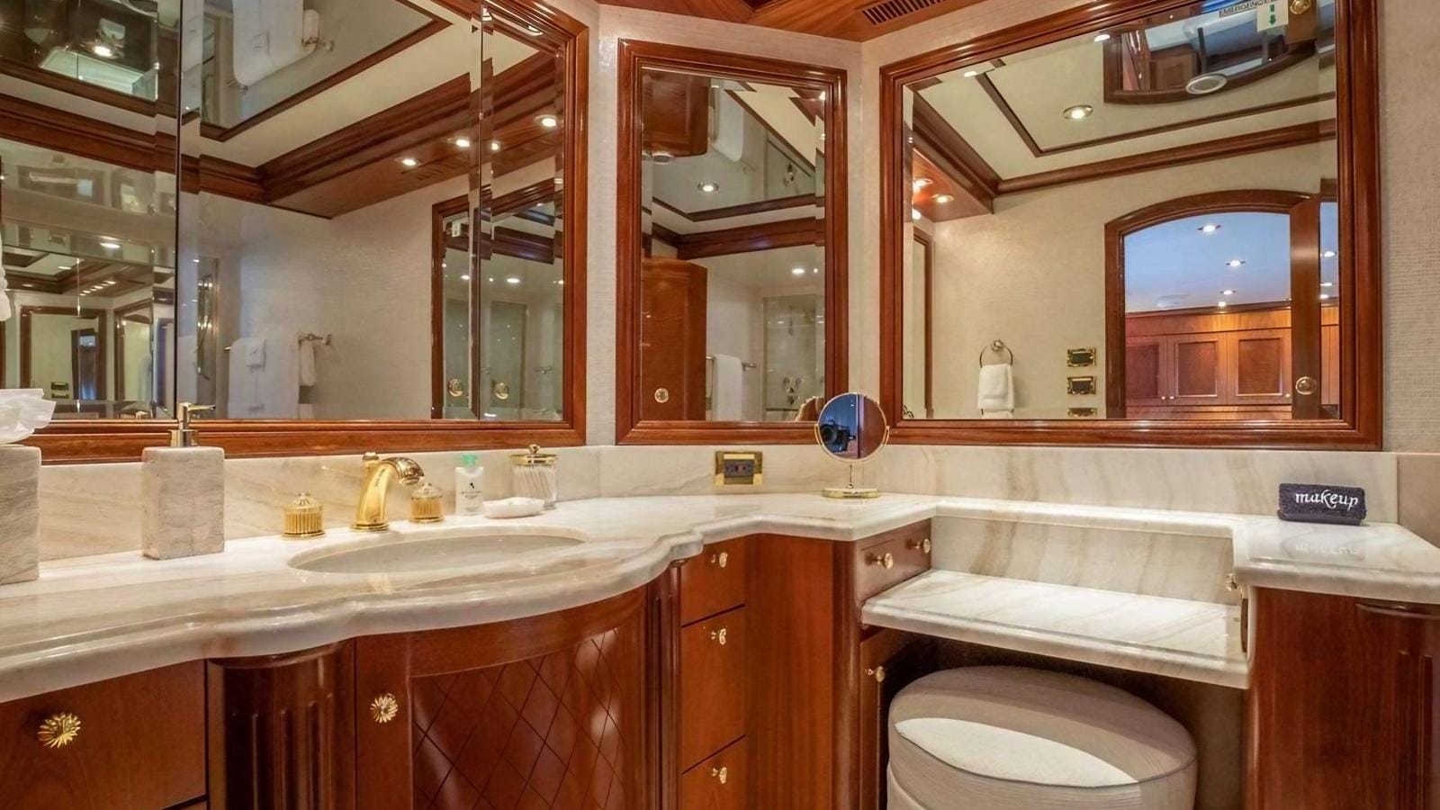 MISS STEPHANIE Yacht for Sale - IYC