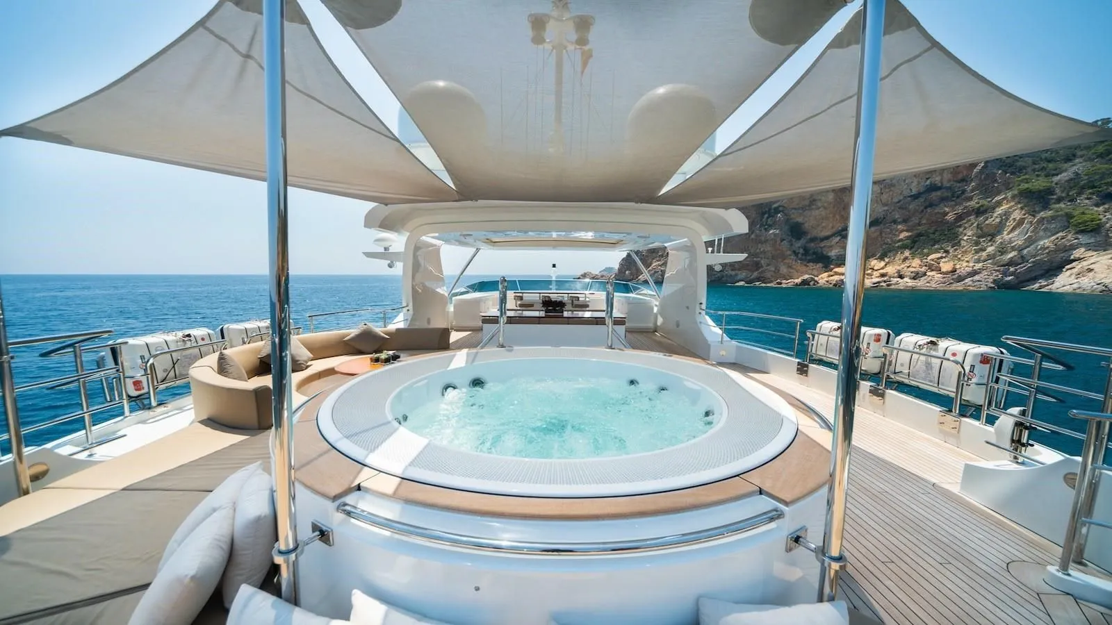 132' 1'' /40.24m Benetti FREE DAY for Sale with IYC