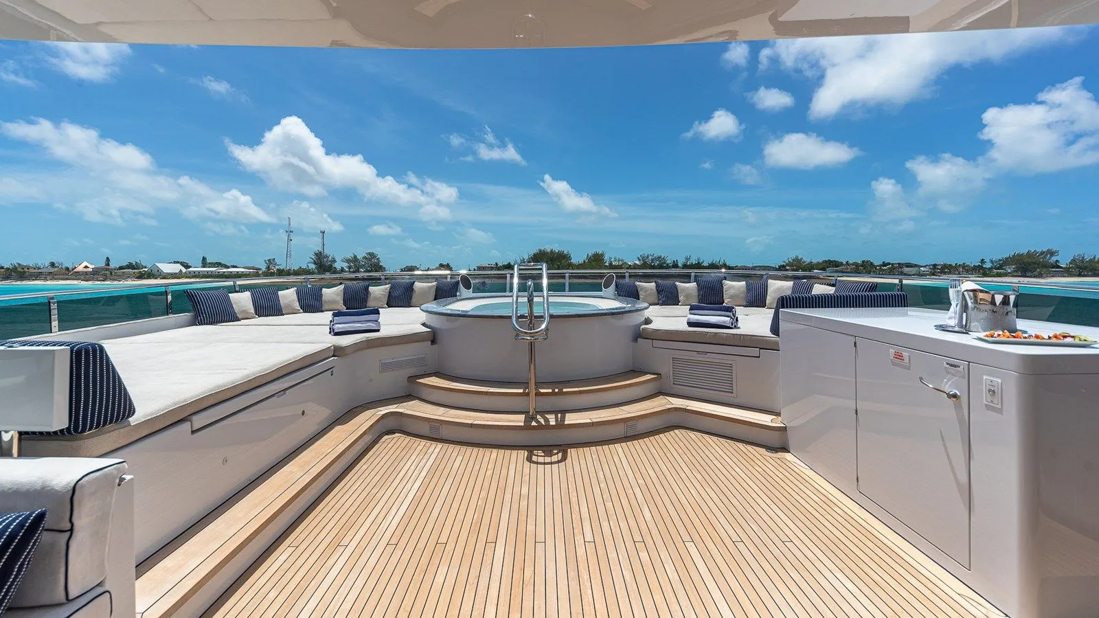 Lady Elaine Yacht Charter