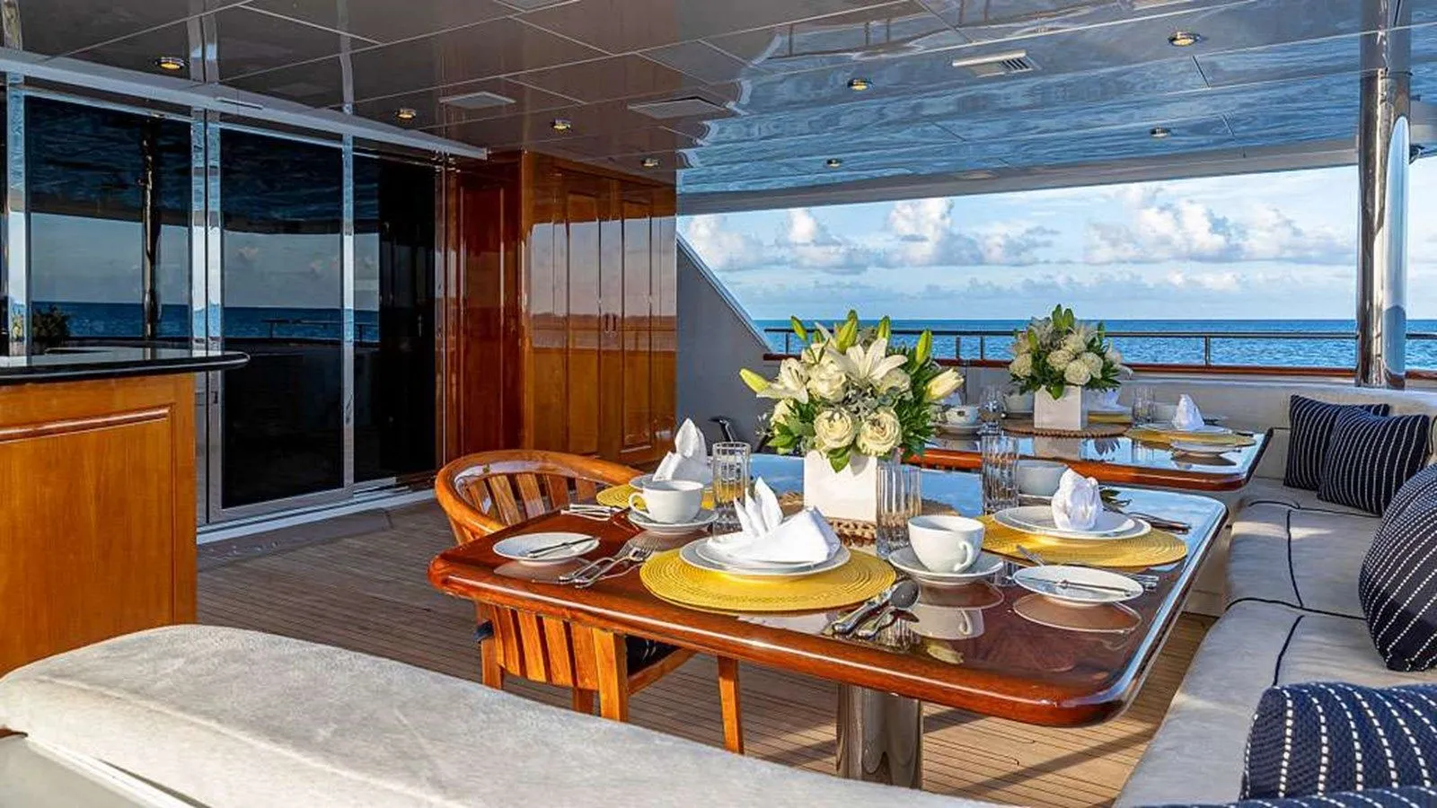 Lady Elaine Yacht Charter