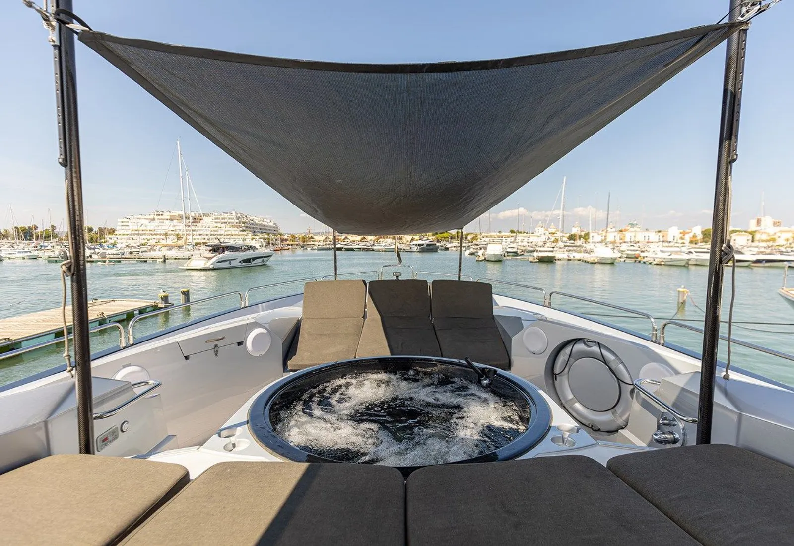 GEE WHIZZ Yacht for Sale - IYC