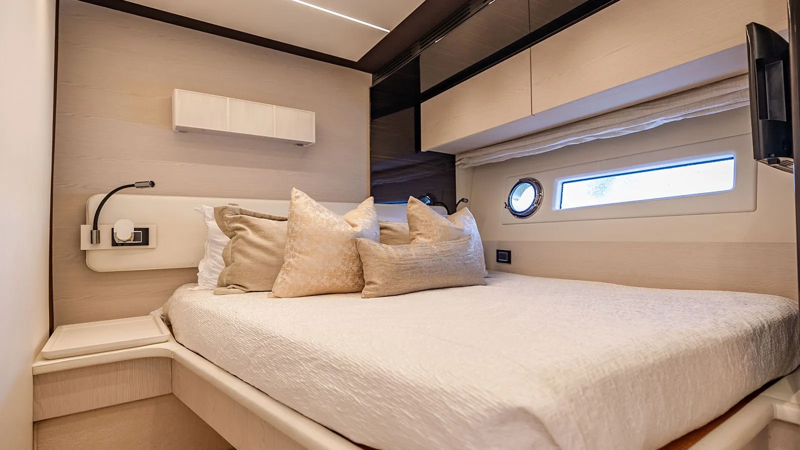 MIREYA Yacht for Sale - IYC