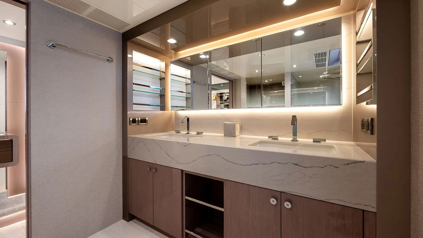 50 FIFTY Yacht for Charter - IYC