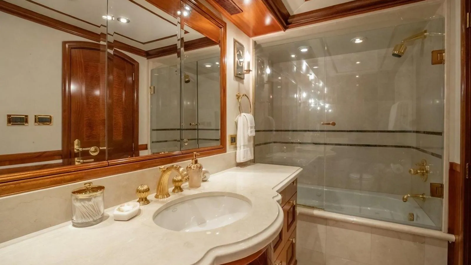 MISS STEPHANIE Yacht for Sale - IYC