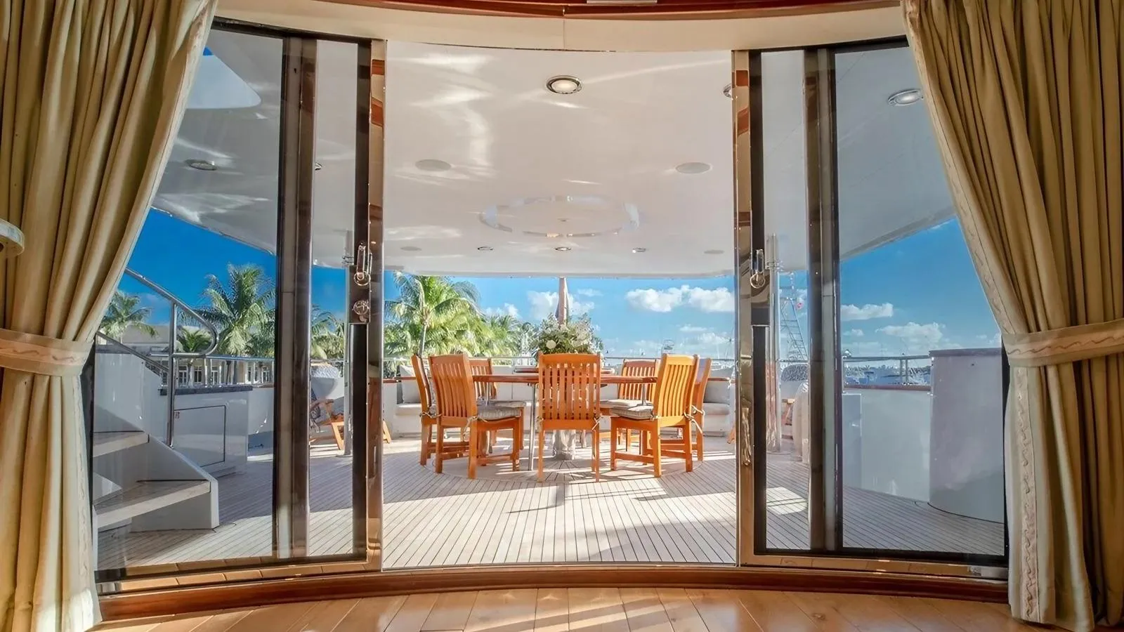 MISS STEPHANIE Yacht for Sale - IYC