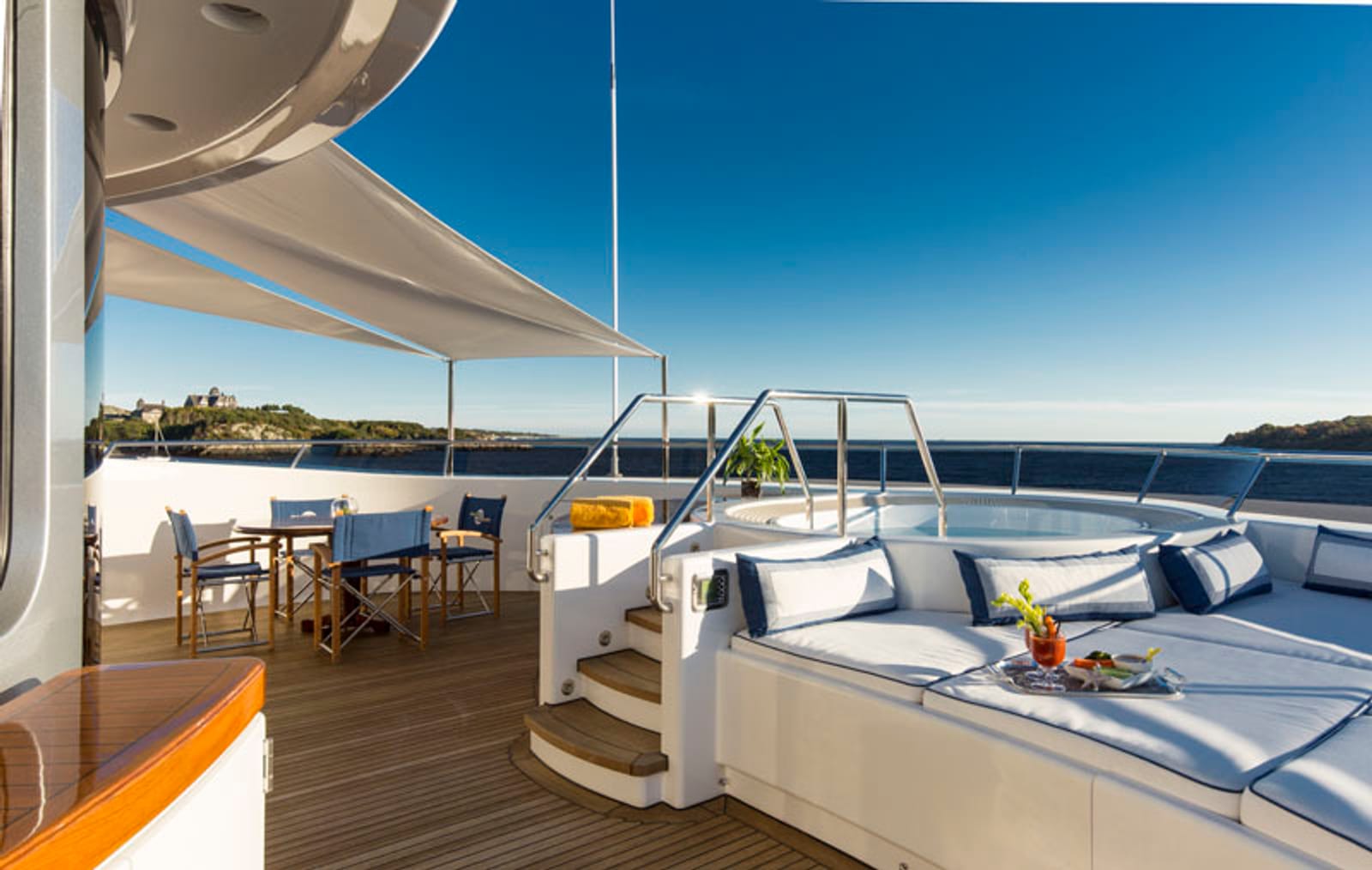 BLUE MOON Yacht for Charter - IYC