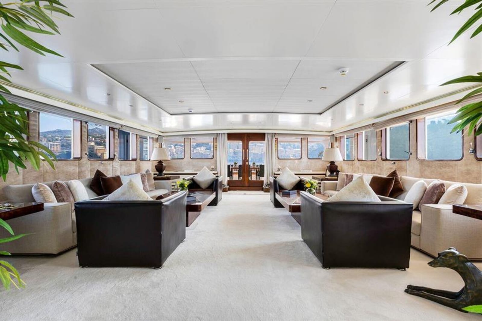 ITOTO Yacht for Charter - IYC