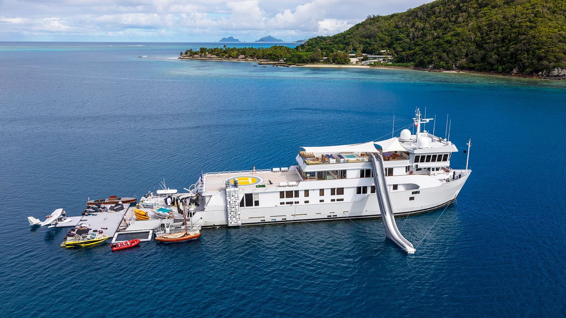 SURI Yacht for Charter - IYC