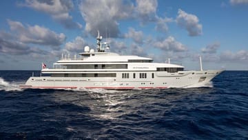 IYC | Luxury Yachting Worldwide