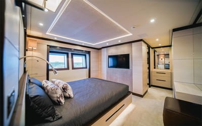 EXINITY Yacht for Sale - IYC