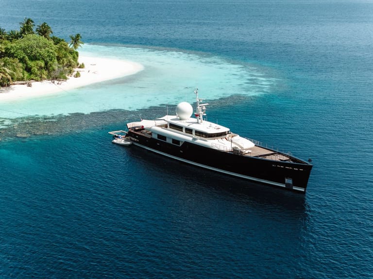 IYC Yachts | Luxury Yachting Worldwide