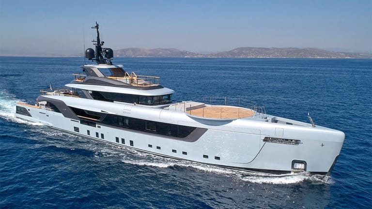 IYC Yachts | Luxury Yachting Worldwide