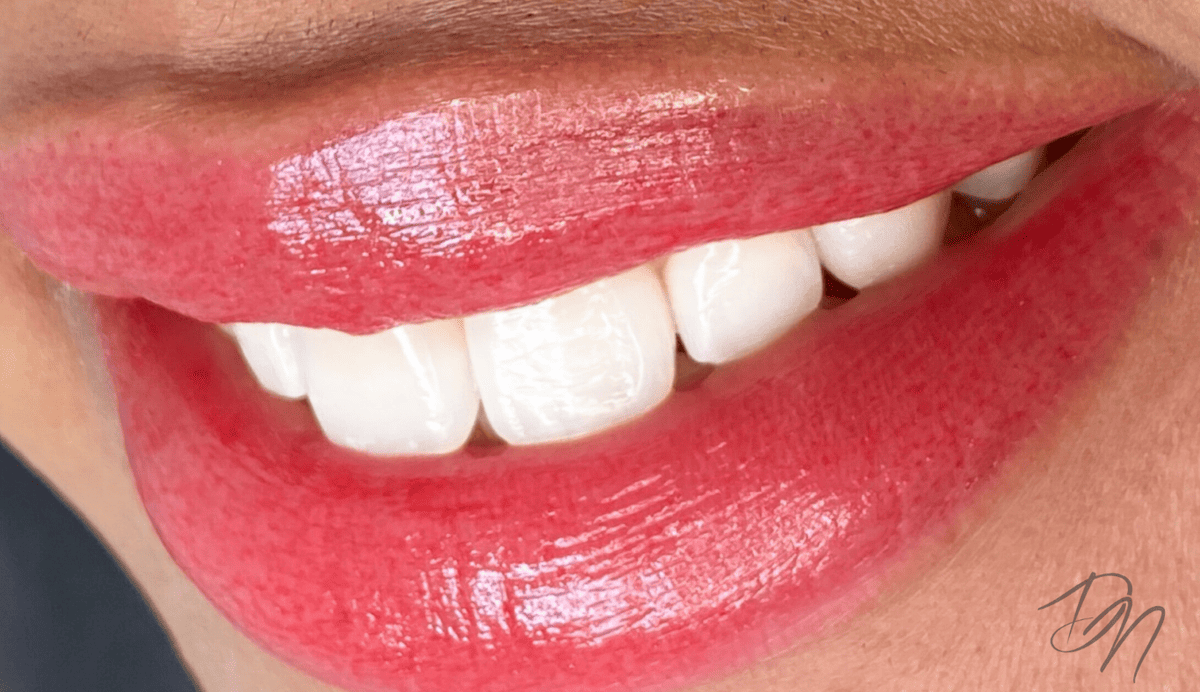 Daniele Nunes Especialista em Sobrancelhas