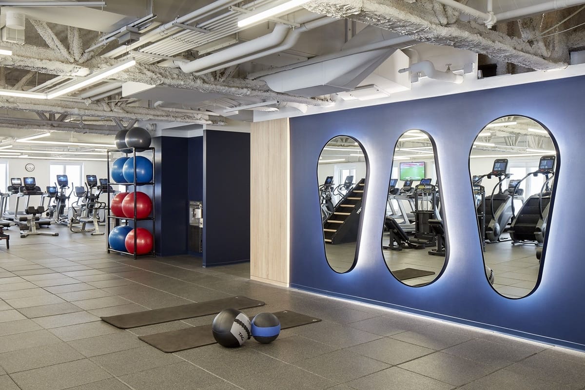 Aon Center Amenity Floor | Schuler Shook