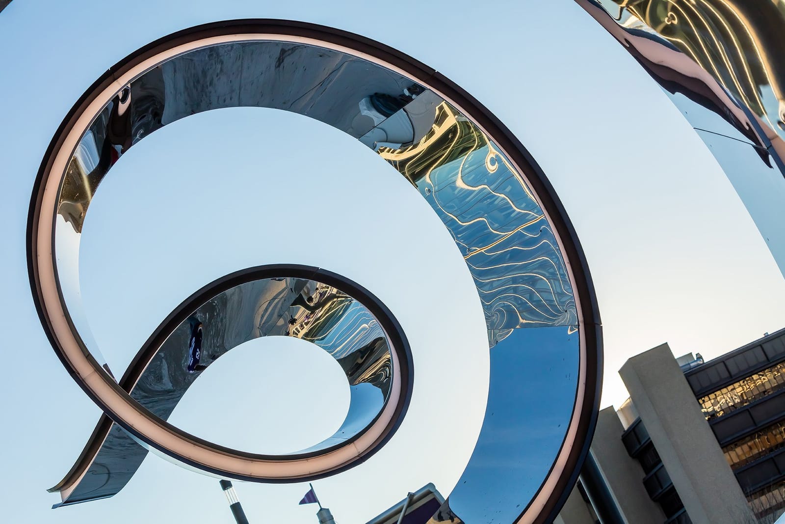 "The Horn" Monument on Medtronic Plaza, US Bank… | Schuler Shook